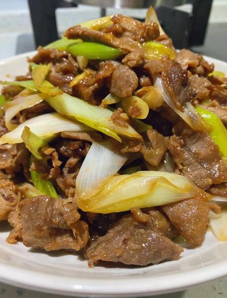 葱爆牛肉怎么做_家常葱爆牛肉做法-第2张图片-山城妙识