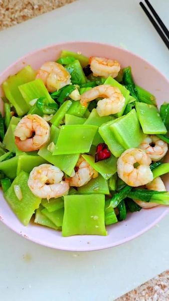 素炒莴笋怎么炒才脆_莴笋要不要焯水-第1张图片-山城妙识 素炒莴笋怎么炒才脆_莴笋要不要焯水-第1张图片-山城妙识