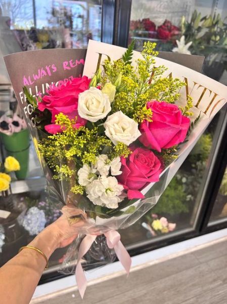 情人节鲜花图片大全_如何挑选最适合的花束-第1张图片-山城妙识 情人节鲜花图片大全_如何挑选最适合的花束-第1张图片-山城妙识