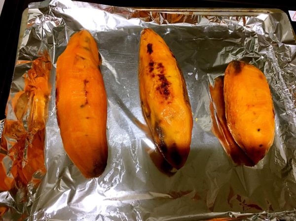 电烤箱烤红薯不用锡纸_怎么烤不焦皮-第1张图片-山城妙识