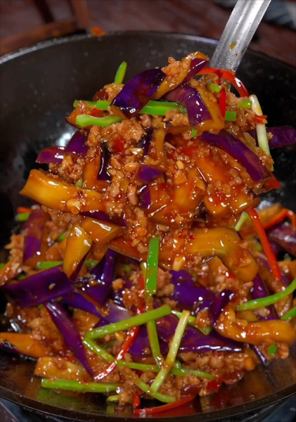 鱼香茄子怎么做_鱼香茄子家常做法视频-第3张图片-山城妙识