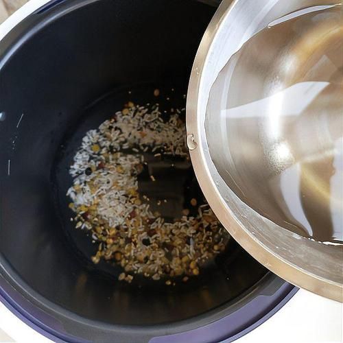 高压锅煮粥响了多久关火_煮粥上汽后几分钟停火-第1张图片-山城妙识