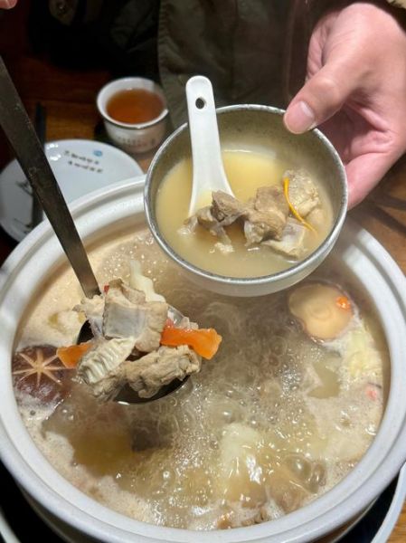 清汤腊排骨火锅怎么做_腊排骨火锅汤底怎么熬-第2张图片-山城妙识