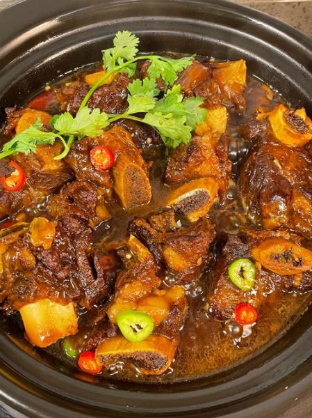 红烧牛排怎么做才好吃_红烧牛排最正宗的做法-第1张图片-山城妙识