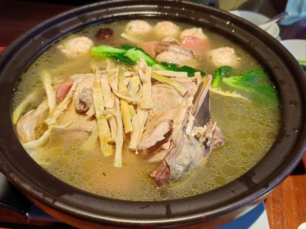 张生记老鸭煲怎么做_老鸭煲用什么鸭子最好-第1张图片-山城妙识