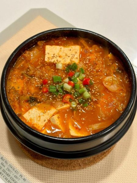 韩式海鲜豆腐汤怎么做_韩式海鲜豆腐汤热量高吗-第1张图片-山城妙识