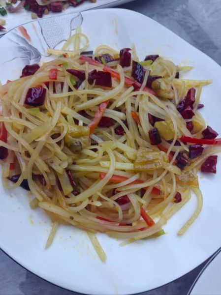 土豆丝怎么炒才脆_土豆丝图片真实做法-第3张图片-山城妙识