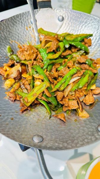 辣椒炒肉怎么炒好吃_辣椒炒肉用什么肉最好-第3张图片-山城妙识