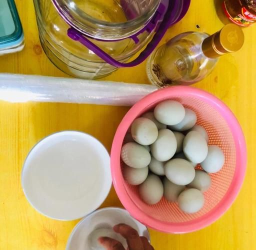 七天快速腌鸭蛋出油不用白酒_家庭无酒版咸鸭蛋做法-第2张图片-山城妙识 七天快速腌鸭蛋出油不用白酒_家庭无酒版咸鸭蛋做法-第2张图片-山城妙识
