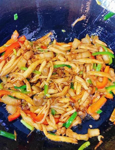 炒蟹味菇要不要焯水_蟹味菇怎么炒才好吃-第2张图片-山城妙识