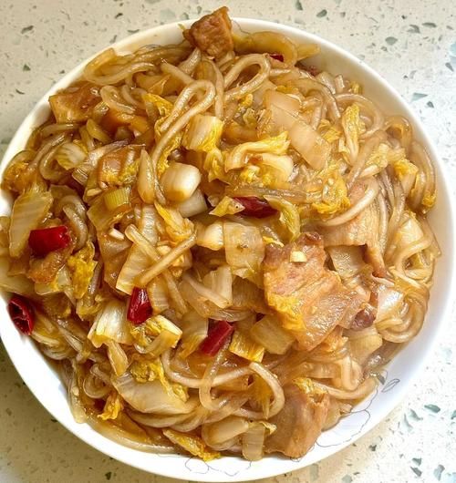 酸菜猪肉炖粉条怎么做_酸菜猪肉炖粉条的家常做法-第1张图片-山城妙识