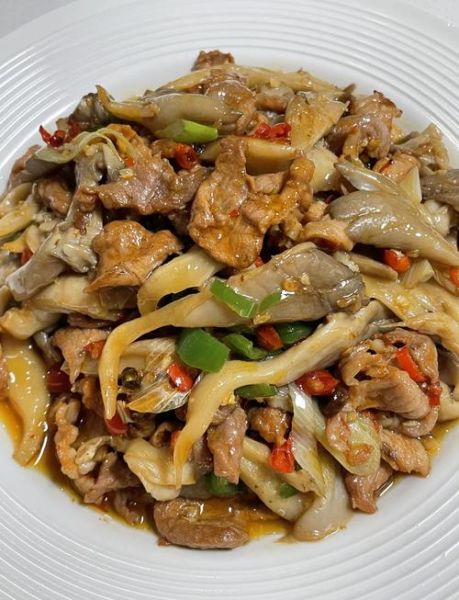 蘑菇炒肉用什么蘑菇比较好_口感最嫩品种推荐-第2张图片-山城妙识 蘑菇炒肉用什么蘑菇比较好_口感最嫩品种推荐-第2张图片-山城妙识