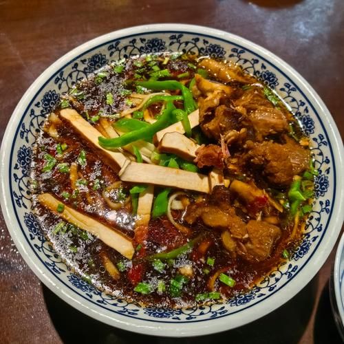 锅盖面为什么叫锅盖面_锅盖面的由来-第2张图片-山城妙识