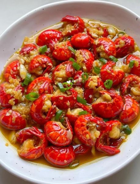 龙虾尾怎么做好吃_蒜蓉清蒸做法-第1张图片-山城妙识