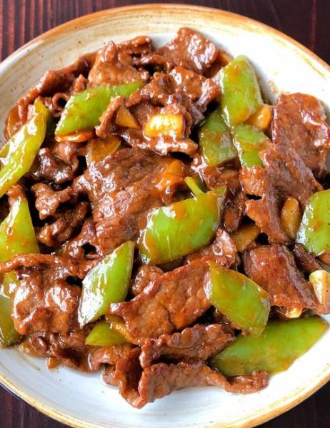 青椒炒牛肉丝怎么炒才嫩_牛肉丝嫩滑秘诀-第1张图片-山城妙识