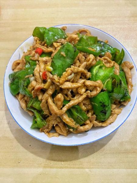 四川正宗青椒肉丝怎么做_为什么饭店炒出来更嫩-第2张图片-山城妙识
