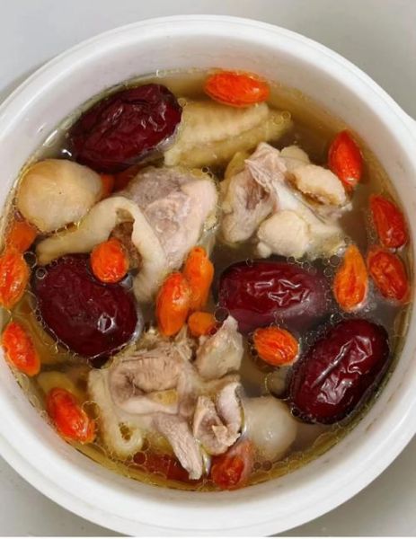 鸡肉怎么煲汤好喝_鸡肉煲汤放什么材料-第1张图片-山城妙识 鸡肉怎么煲汤好喝_鸡肉煲汤放什么材料-第1张图片-山城妙识