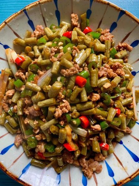 酸豆角肉末怎么炒好吃_酸豆角炒肉末做法-第2张图片-山城妙识