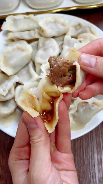 牛肉饺子放什么菜最搭_牛肉饺子馅加什么蔬菜好吃-第1张图片-山城妙识