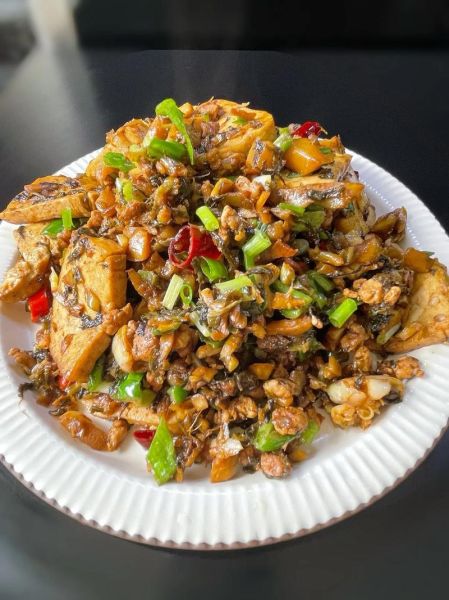 咸菜烧豆腐怎么做_咸菜烧豆腐要不要焯水-第3张图片-山城妙识