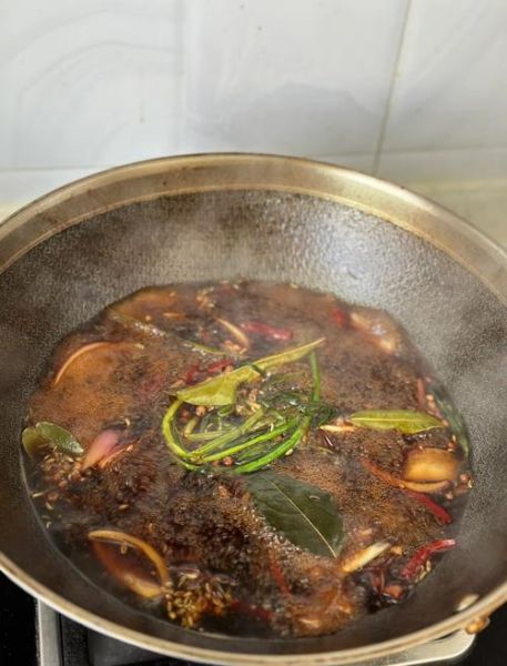 自制熏鱼怎么腌制_熏鱼腌制配方比例-第1张图片-山城妙识