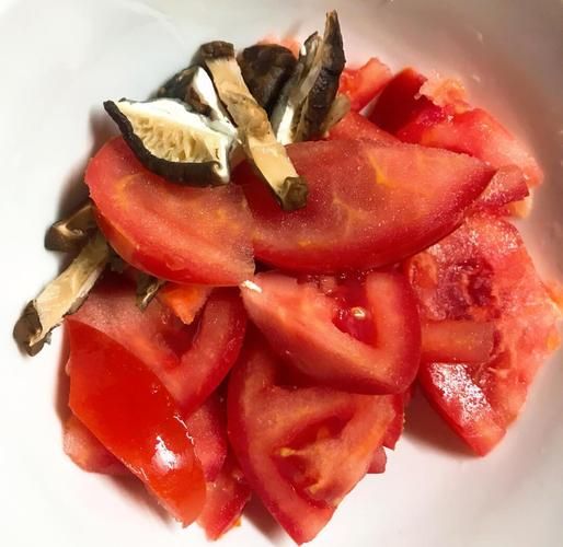 西红柿蘑菇疙瘩汤怎么做_疙瘩汤疙瘩大小如何掌握-第1张图片-山城妙识