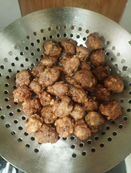 油炸肉丸子怎么做_油炸肉丸子怎么外酥里嫩-第1张图片-山城妙识 油炸肉丸子怎么做_油炸肉丸子怎么外酥里嫩-第1张图片-山城妙识