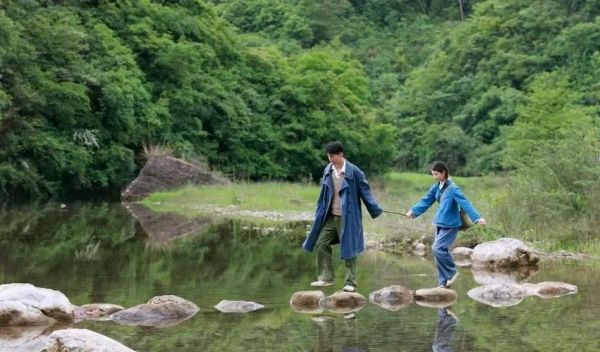 山楂树之恋讲了什么故事_静秋和老三结局如何-第2张图片-山城妙识