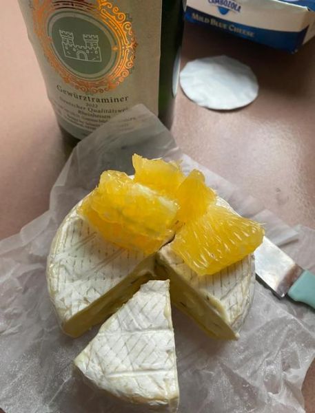 硬质奶酪怎么吃_硬质奶酪配什么酒-第1张图片-山城妙识