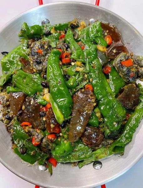 尖椒松花蛋怎么做_凉拌松花蛋要不要焯水-第1张图片-山城妙识