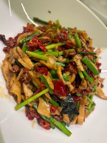 河蚌肉怎么做好吃又简单_河蚌肉的家常做法-第3张图片-山城妙识