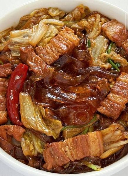 白菜猪肉炖粉条怎么做_白菜猪肉炖粉条的家常做法-第2张图片-山城妙识