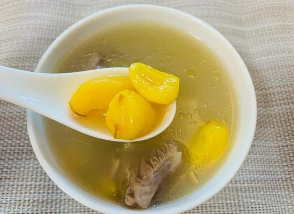 凤眼果树长什么样_凤眼果树和苹婆区别-第2张图片-山城妙识 凤眼果树长什么样_凤眼果树和苹婆区别-第2张图片-山城妙识