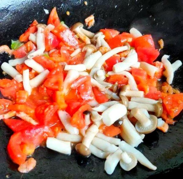 西红柿蟹味菇汤怎么做_西红柿蟹味菇汤的营养价值-第2张图片-山城妙识