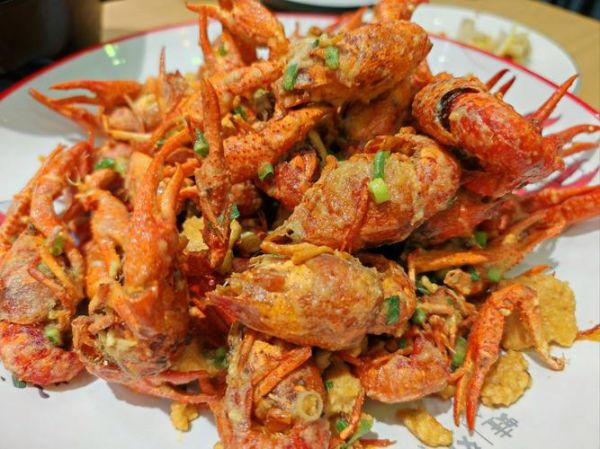 咸蛋黄小龙虾怎么做_咸蛋黄小龙虾热量高吗-第1张图片-山城妙识