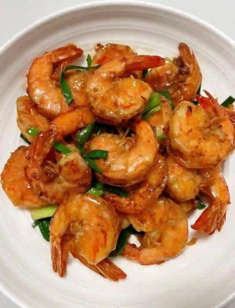 油焖大虾怎么做才入味_家常油焖大虾用不用去虾线-第1张图片-山城妙识