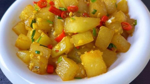 清炒冬瓜要不要焯水_焯水后口感会变差吗-第3张图片-山城妙识