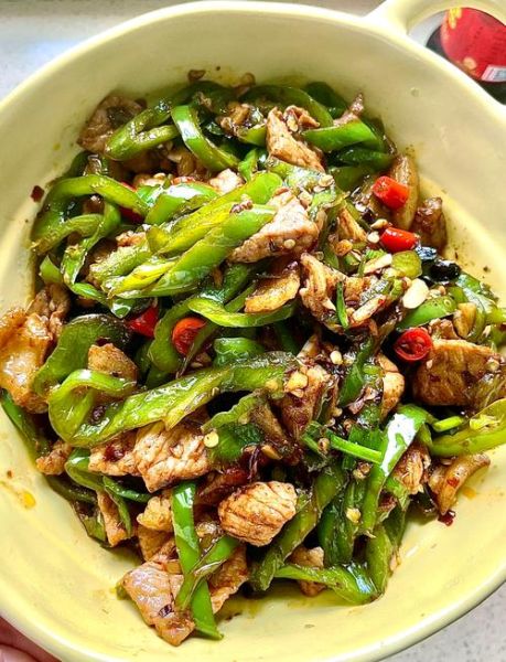 辣椒炒肉炒多久_辣椒炒肉炒几分钟-第1张图片-山城妙识