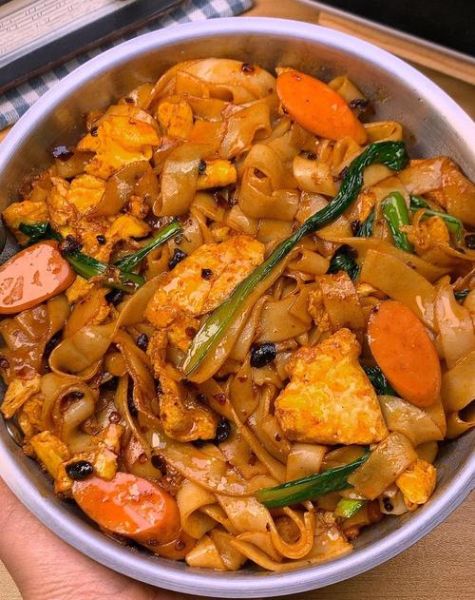 鸡蛋炒河粉怎么做_鸡蛋炒河粉热量高吗-第3张图片-山城妙识