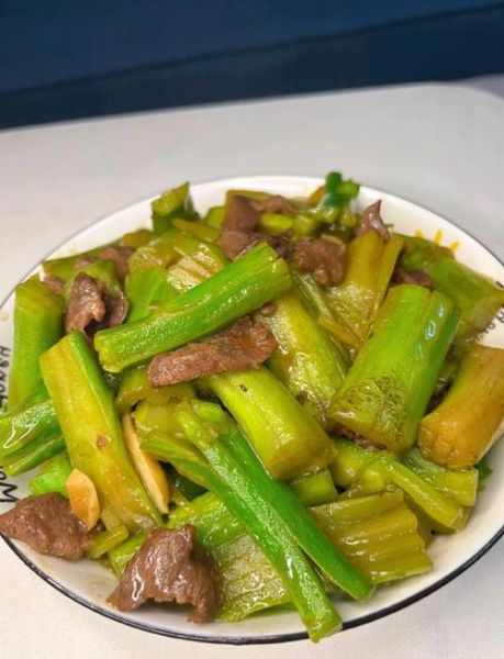 粗芥兰杆怎么炒好吃_粗芥兰杆的做法大全-第1张图片-山城妙识