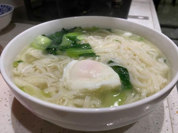 家常青菜面怎么做好吃_青菜面汤不黄的小窍门-第2张图片-山城妙识 家常青菜面怎么做好吃_青菜面汤不黄的小窍门-第2张图片-山城妙识