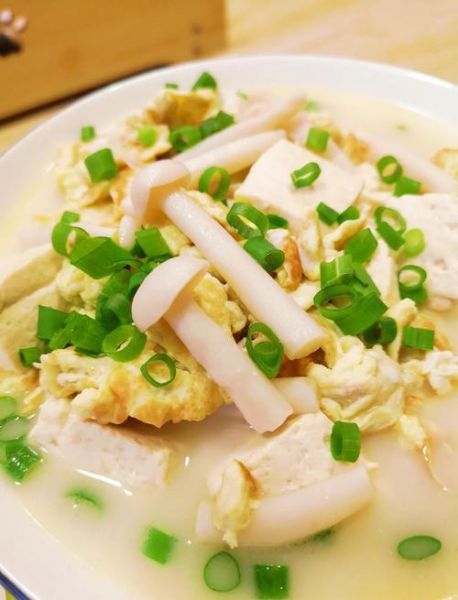 海鲜菇豆腐汤的做法_怎么做才鲜-第1张图片-山城妙识