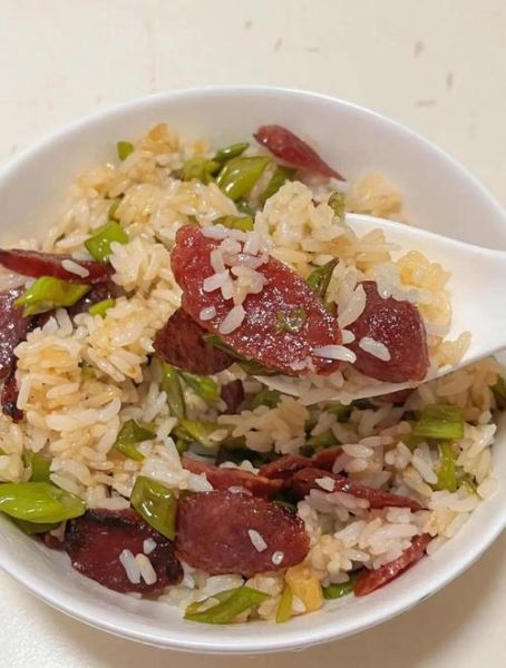 香肠炒饭怎么做_家常香肠炒饭做法大全-第2张图片-山城妙识