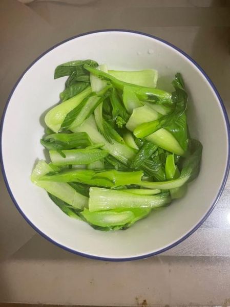 青菜肉丝汤怎么做_青菜肉丝汤先炒还是先煮-第1张图片-山城妙识