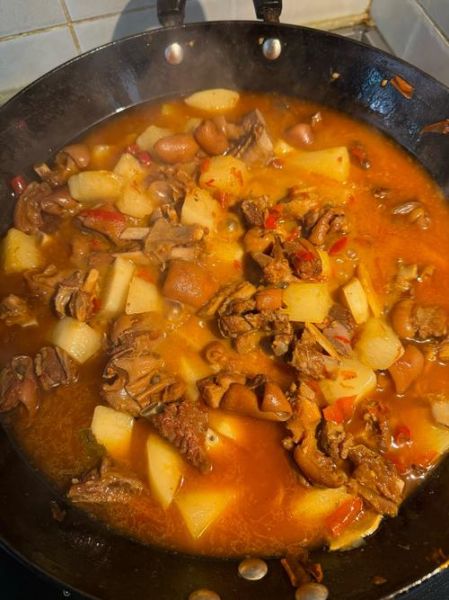 红萝卜炖羊肉的家常做法_怎样炖不膻又软烂-第2张图片-山城妙识 红萝卜炖羊肉的家常做法_怎样炖不膻又软烂-第2张图片-山城妙识