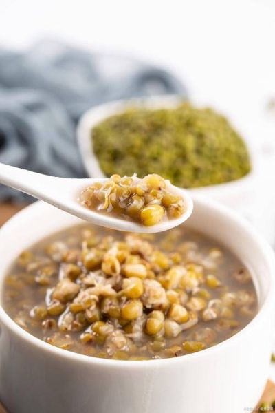 绿豆稀饭的热量是多少_减肥能吃吗-第1张图片-山城妙识 绿豆稀饭的热量是多少_减肥能吃吗-第1张图片-山城妙识