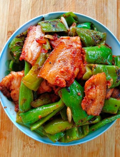 青椒炒五花肉怎么做_青椒炒五花肉简单做法-第3张图片-山城妙识 青椒炒五花肉怎么做_青椒炒五花肉简单做法-第3张图片-山城妙识