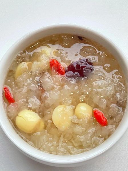 冰糖银耳莲子羹怎么做_冰糖银耳莲子羹怎么做好吃-第3张图片-山城妙识 冰糖银耳莲子羹怎么做_冰糖银耳莲子羹怎么做好吃-第3张图片-山城妙识