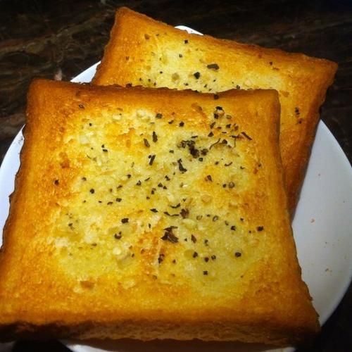 一片吐司加热烤箱几分钟_吐司烤多久才脆-第1张图片-山城妙识 一片吐司加热烤箱几分钟_吐司烤多久才脆-第1张图片-山城妙识