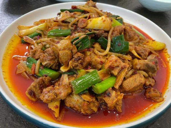 爆炒羊肉怎么做_爆炒羊肉的家常做法-第1张图片-山城妙识